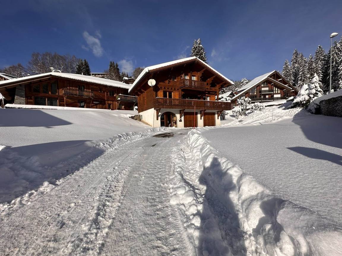165 M² Chalet ∙ 4 Bedrooms ∙ 8 Guests - Les Carroz d'Arâches