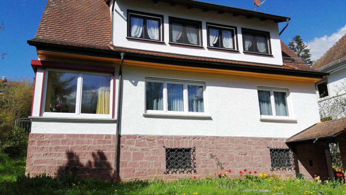 123 M² Ferienwohnung ∙ 3 Schlafzimmer ∙ 6 Gäste - Erbach