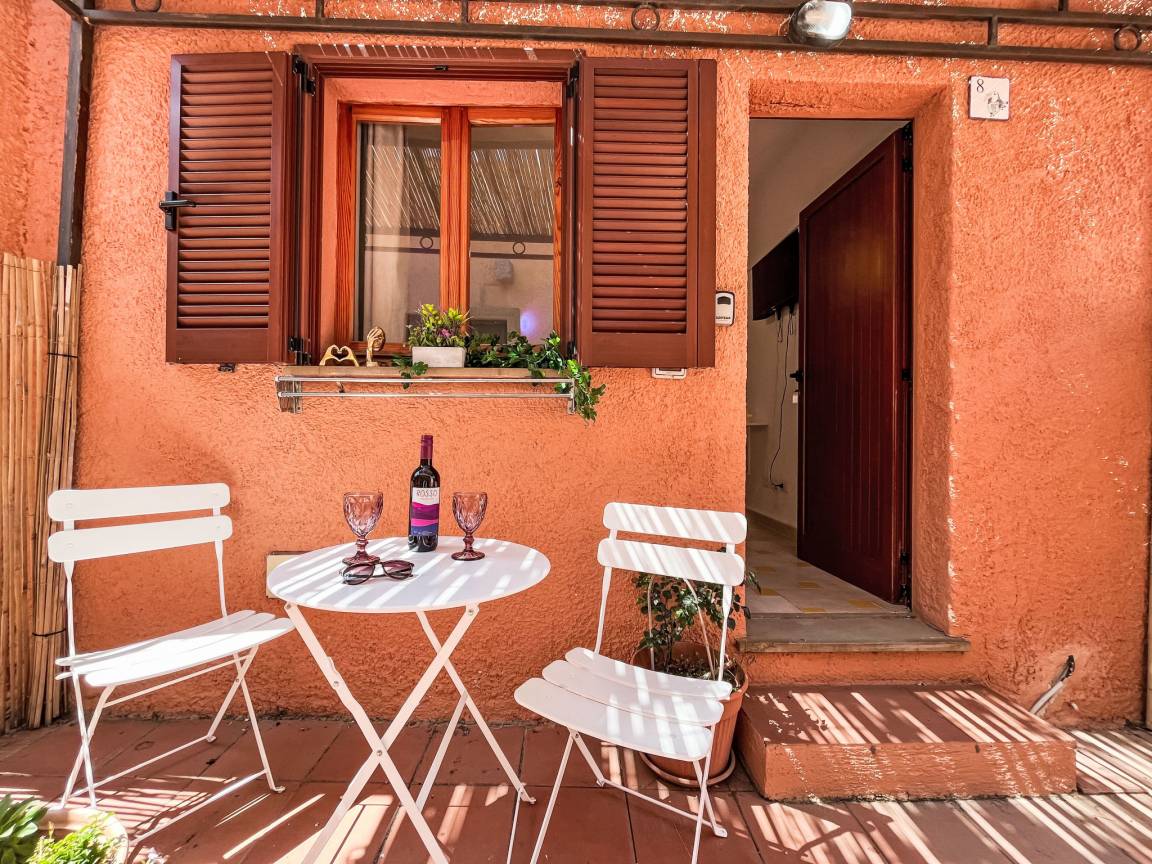 18 M² Appartamento Vacanza ∙ 1 Camera Da Letto ∙ 2 Ospiti - Golfo Aranci