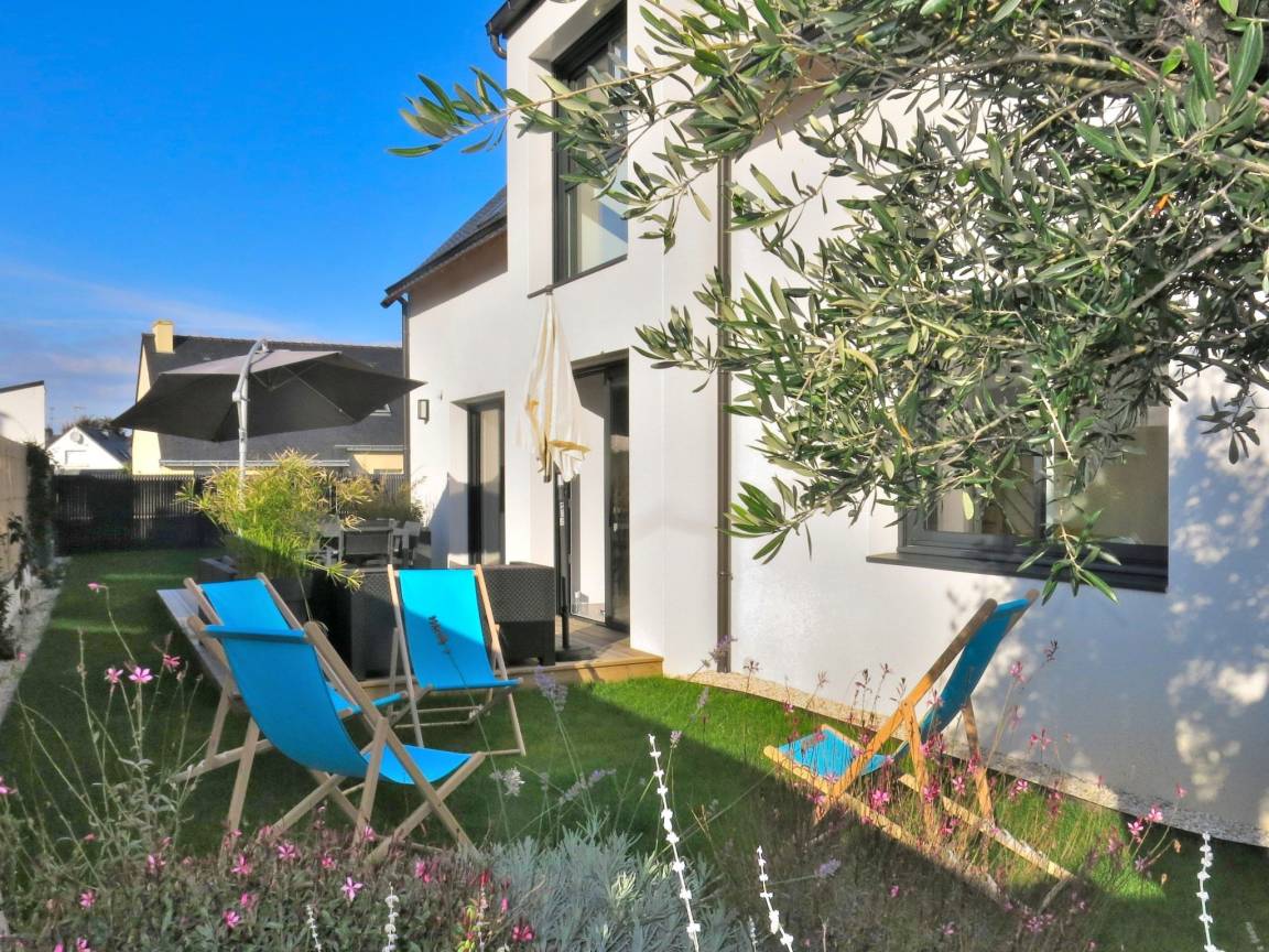138 M² Ferienhaus ∙ 4 Schlafzimmer ∙ 8 Gäste - Arzon