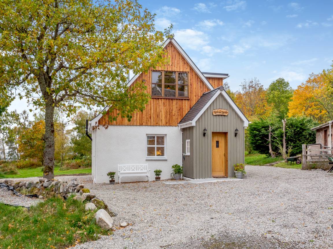 Cottage ∙ 2 Bedrooms ∙ 4 Guests - Loch Ness