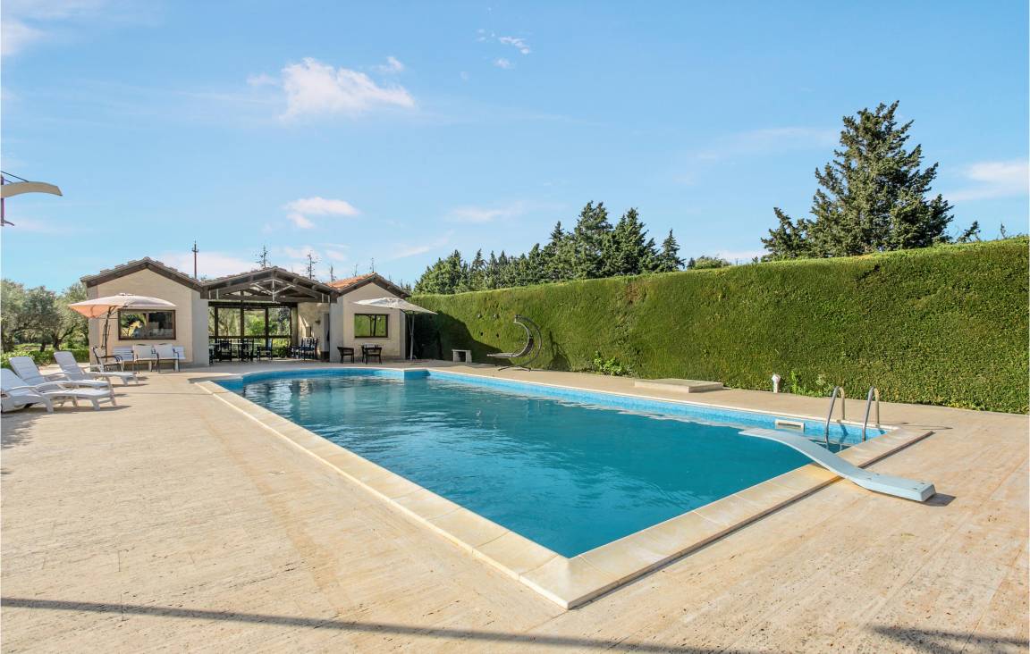 250 M² House ∙ 3 Bedrooms ∙ 6 Guests - Vittoria