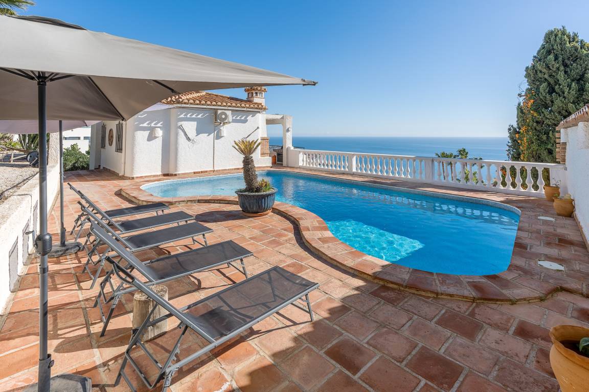 100 M² Villa ∙ 3 Bedrooms ∙ 6 Guests - Salobreña