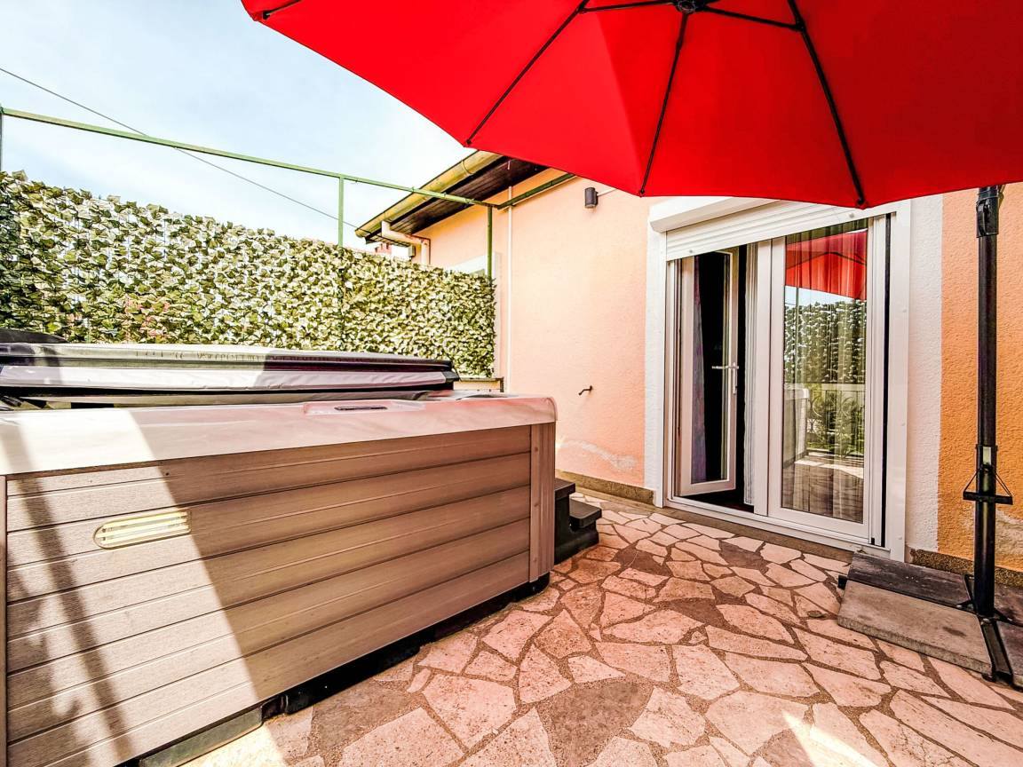 90 M² Casa ∙ 1 Habitación ∙ 4 Huéspedes - Sukošan