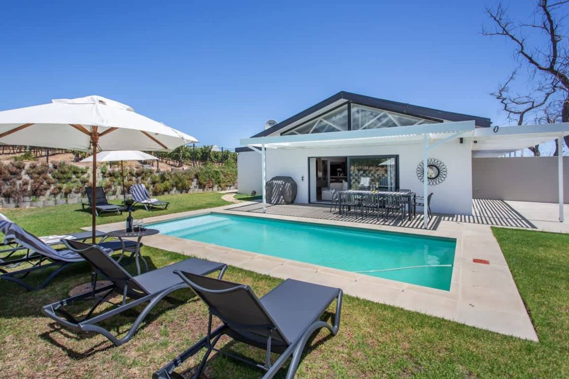 Apartment ∙ 1 Bedroom ∙ 7 Guests - Somerset West