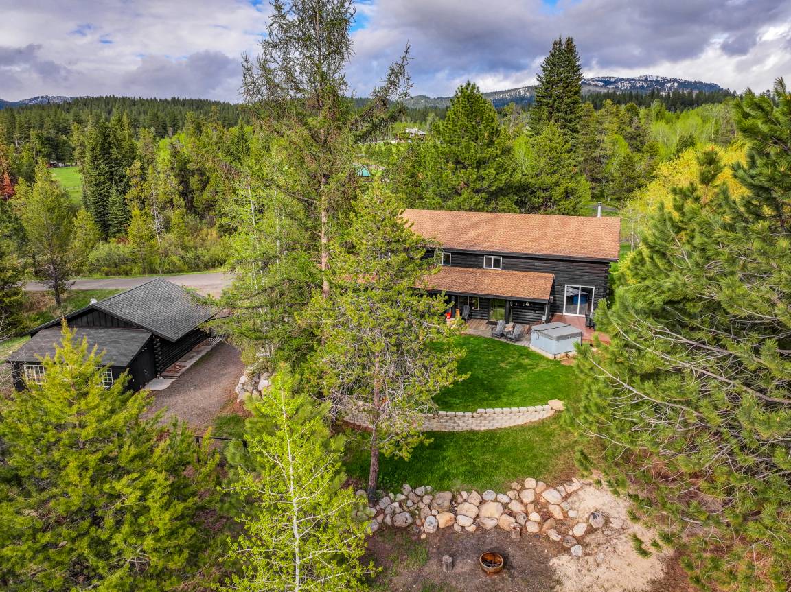 237 M² House ∙ 4 Bedrooms ∙ 10 Guests - Lake Cascade, ID