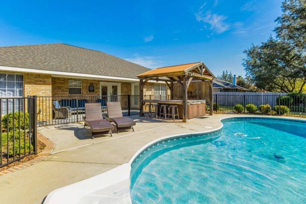 171 M² Talo ∙ 3 Makuuhuonetta ∙ 8 Vierasta - Navarre, FL