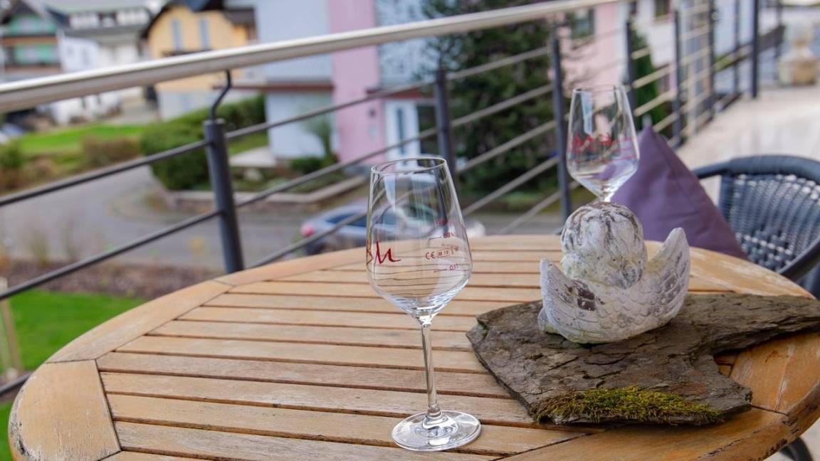 95 M² Ferienwohnung ∙ 2 Schlafzimmer ∙ 4 Gäste - Zeltingen-Rachtig