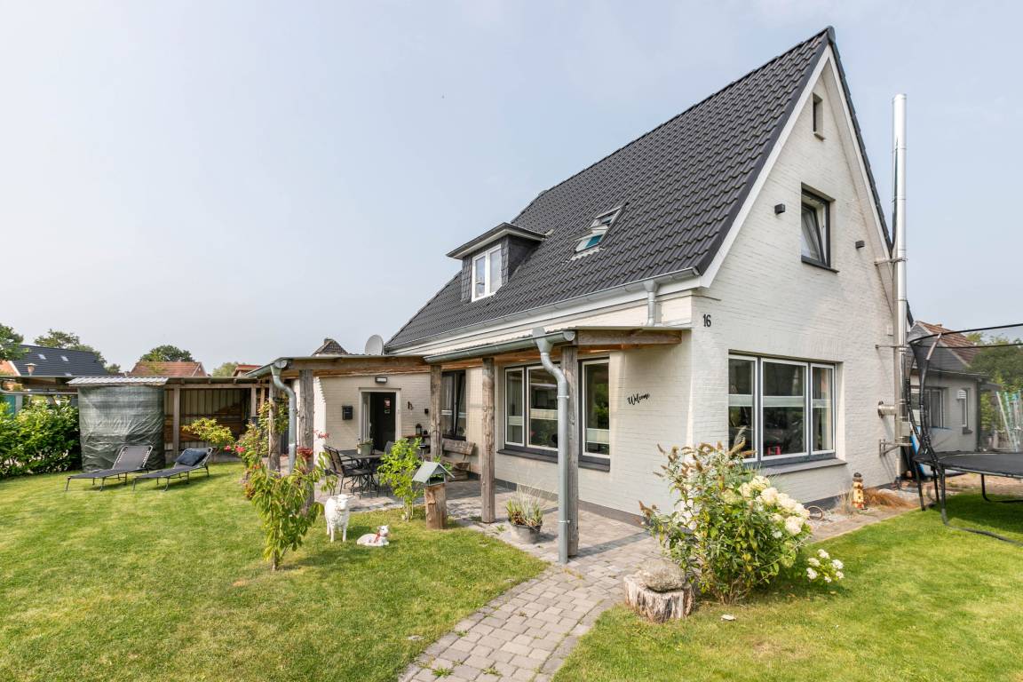 100 M² Ferienwohnung ∙ 2 Schlafzimmer ∙ 5 Gäste - Tönning