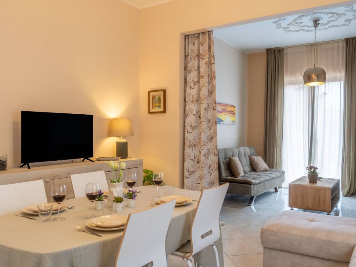 100 M² Appartamento Vacanza ∙ 2 Camere Da Letto ∙ 5 Ospiti - Acireale