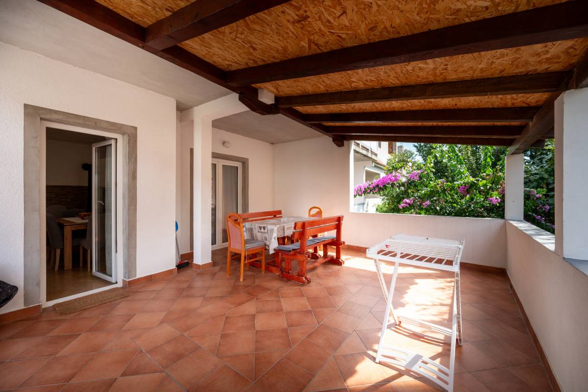 100 M² Apartamento ∙ 3 Habitaciones ∙ 8 Huéspedes - Rab