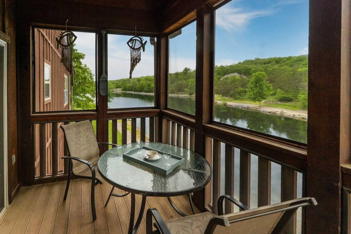 127 M² Cabin ∙ 3 Bedrooms ∙ 8 Guests - Branson, MO