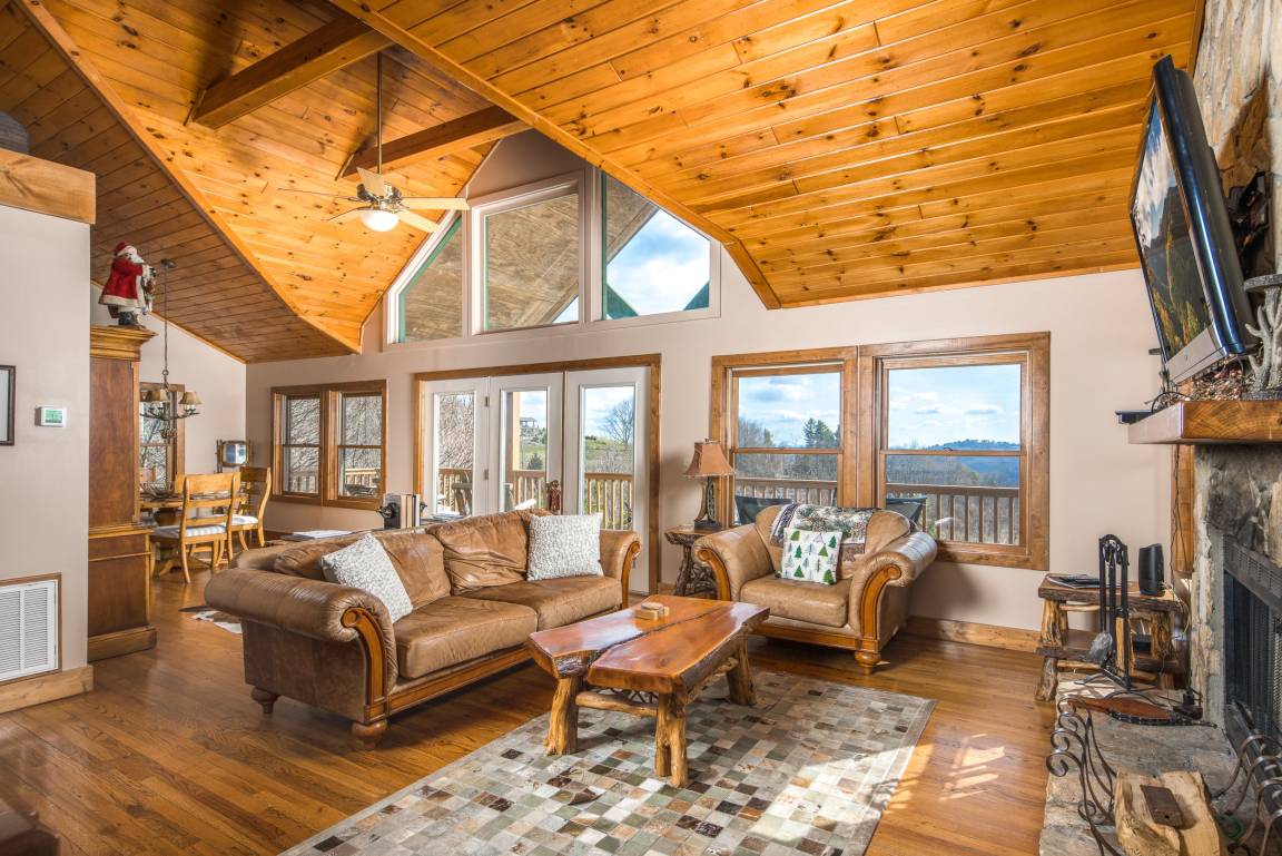 177 M² Cabin ∙ 2 Bedrooms ∙ 6 Guests - Blowing Rock, NC