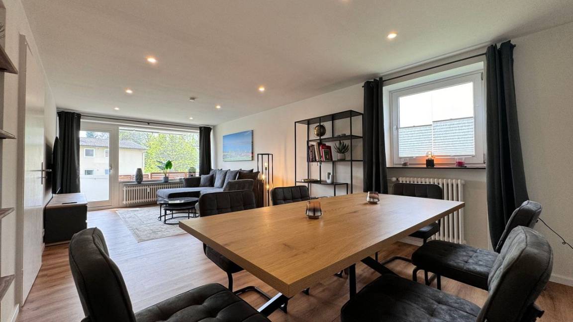 77 M² Ferienwohnung ∙ 2 Schlafzimmer ∙ 6 Gäste - Konstanz