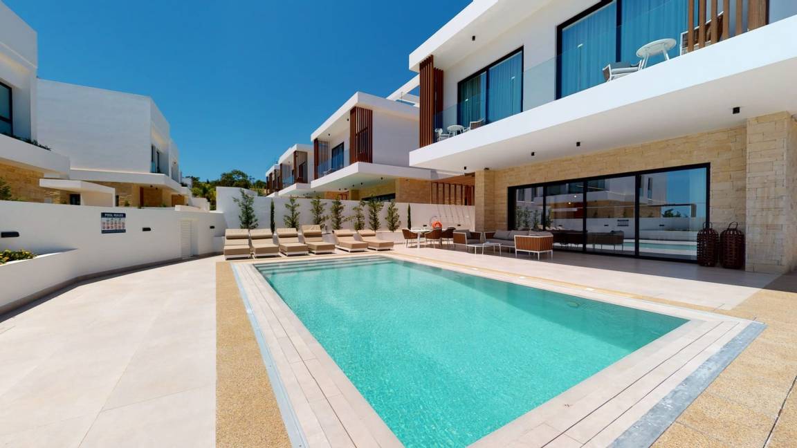 Villa ∙ 4 Bedrooms ∙ 8 Guests - Fig Tree