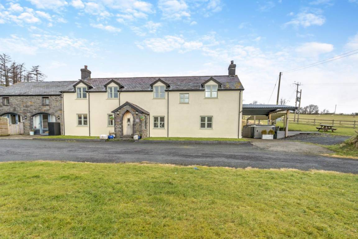 Cottage ∙ 5 Bedrooms ∙ 11 Guests - Wales