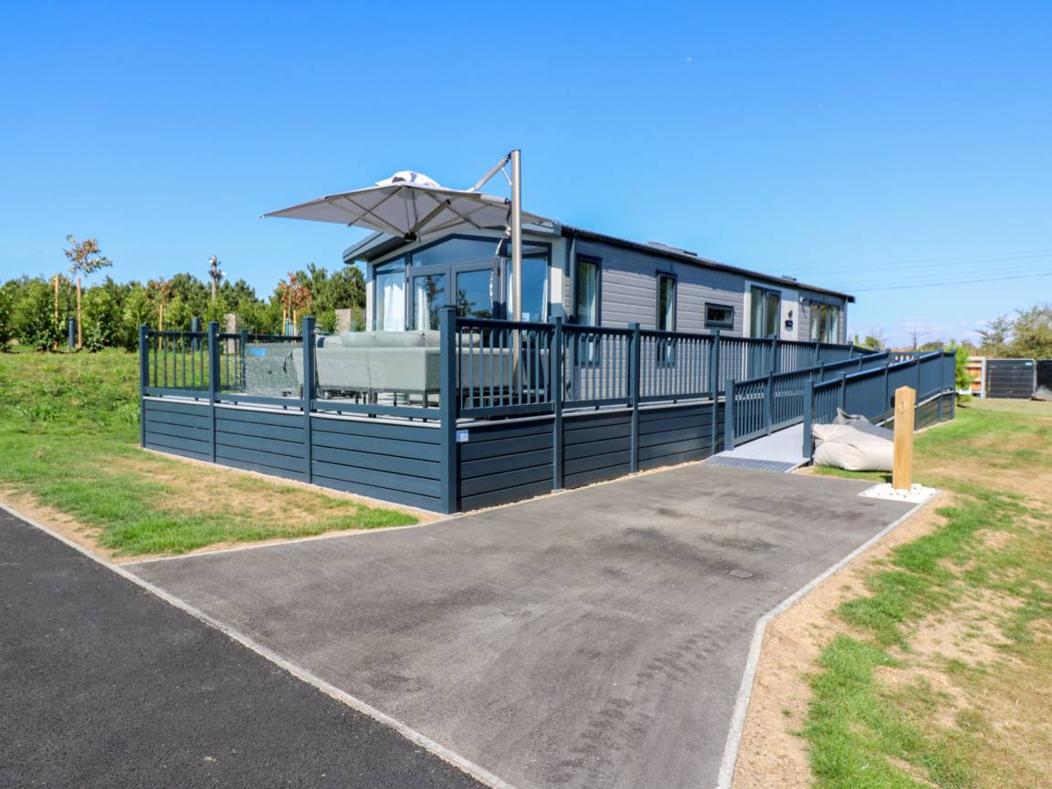 Cottage ∙ 2 Bedrooms ∙ 6 Guests - Clacton-on-Sea