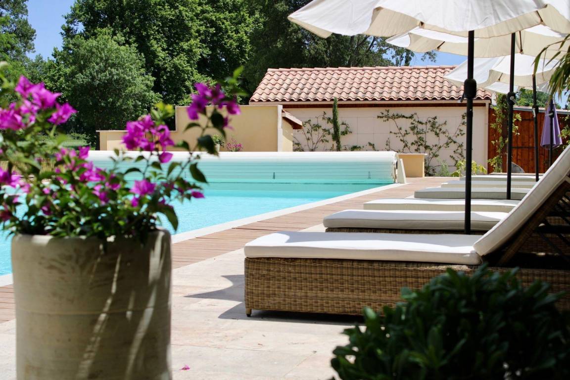 95 M² Apartamento ∙ 2 Habitaciones ∙ 4 Huéspedes - Arlés