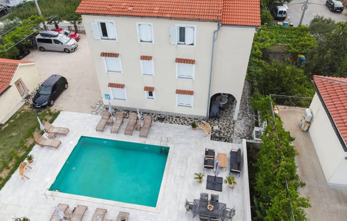 60 M² Ferienwohnung ∙ 2 Schlafzimmer ∙ 4 Gäste - Lopar