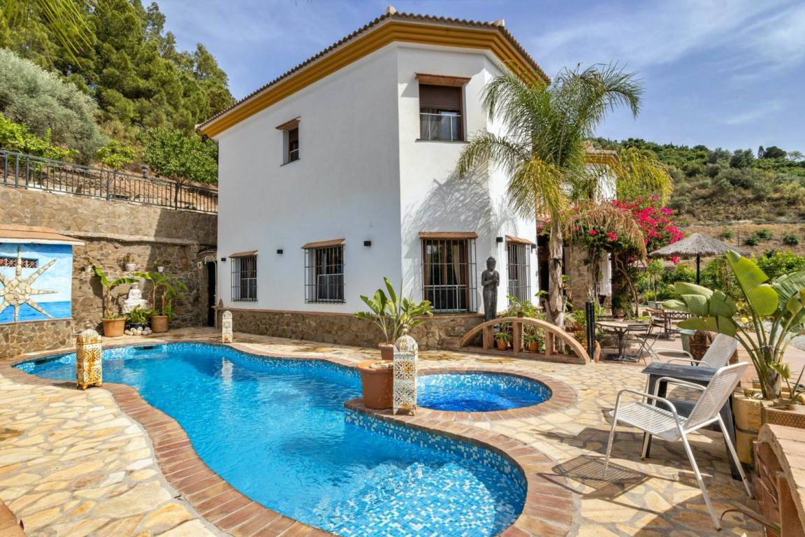 340 M² Villa ∙ 7 Bedrooms ∙ 20 Guests - Cómpeta