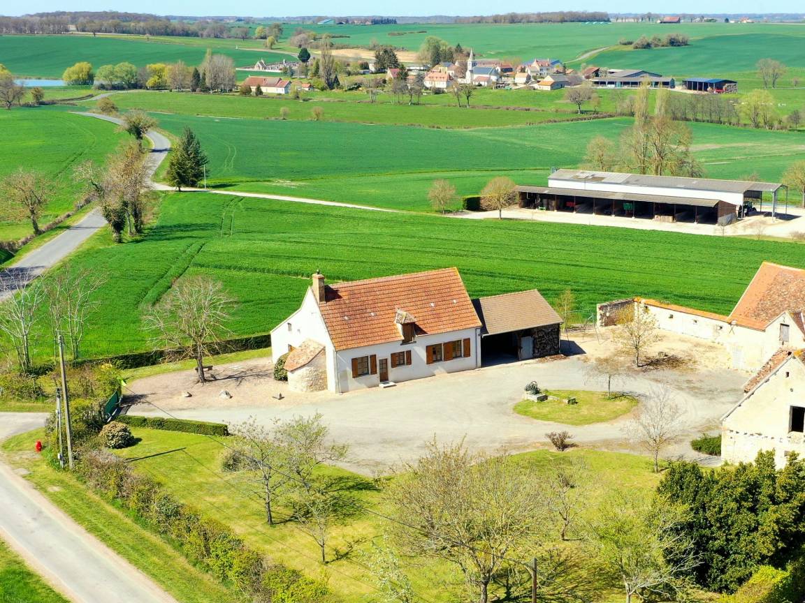 105 M² Casa Rural ∙ 3 Habitaciones ∙ 6 Huéspedes - Saint-Amand-Montrond