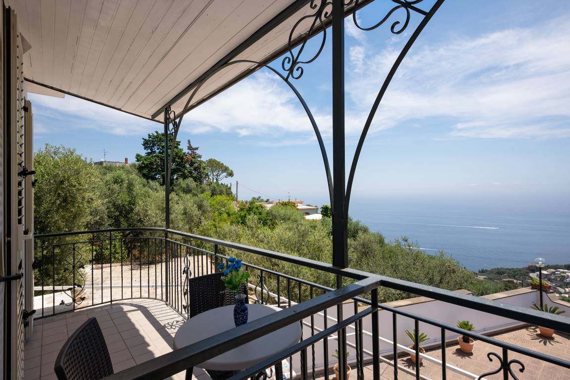 70 M² Ferienwohnung ∙ 2 Schlafzimmer ∙ 5 Gäste - Massa Lubrense