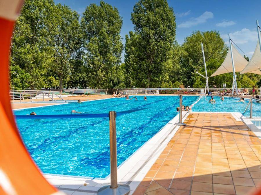 Caravan ∙ 2 Bedrooms ∙ 5 Guests - Lake Balaton