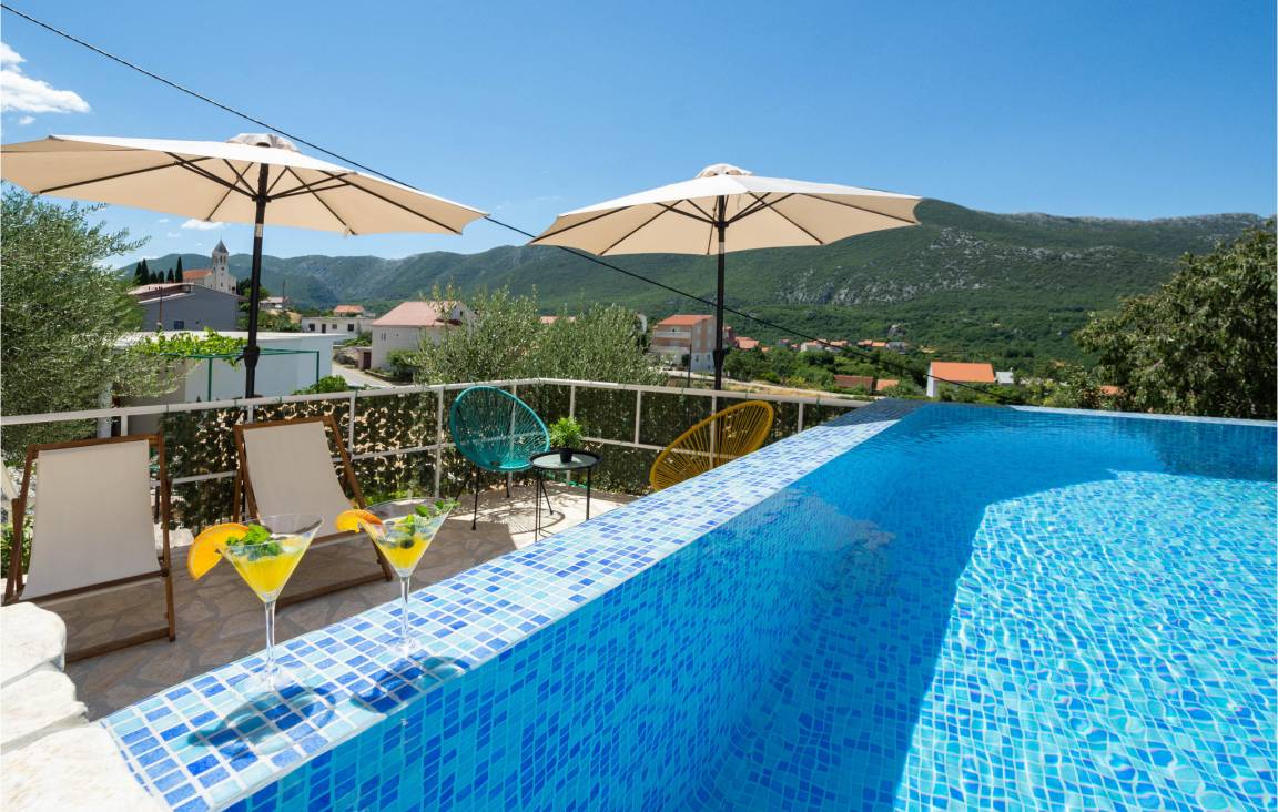 152 M² Ferienhaus ∙ 4 Schlafzimmer ∙ 8 Gäste - Mimice