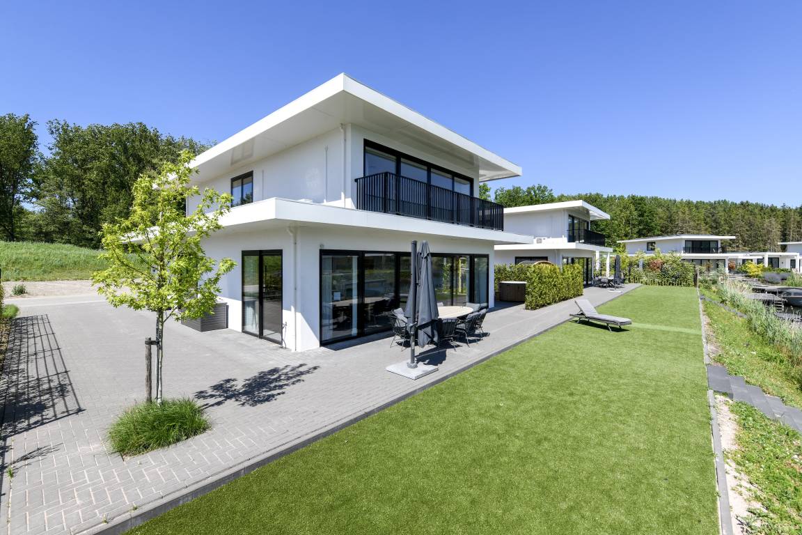 Bungalow ∙ 8 Bedrooms ∙ 16 Guests - Harderwijk