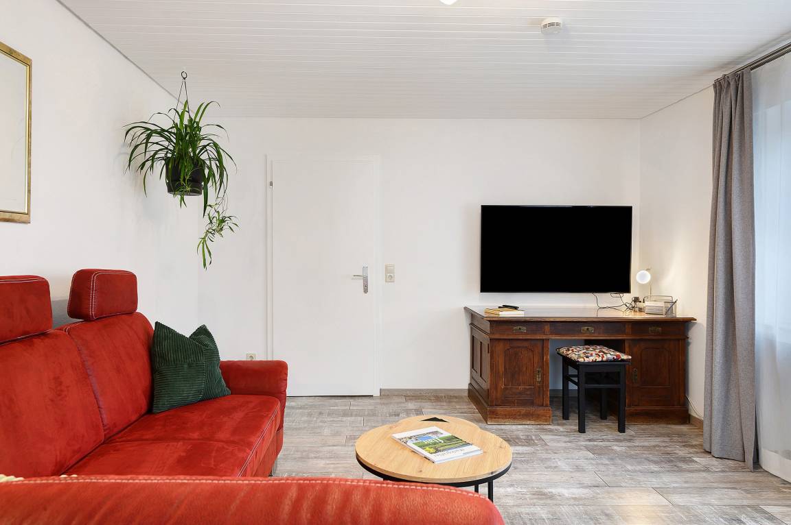 70 M² Ferienwohnung ∙ 1 Schlafzimmer ∙ 2 Gäste - Müllheim