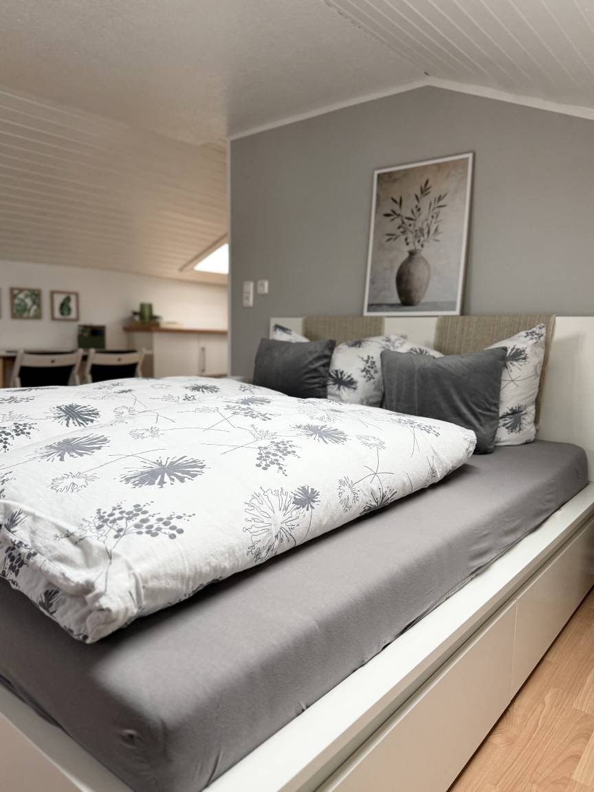 50 M² Ferienwohnung ∙ 1 Schlafzimmer ∙ 2 Gäste - Hirschau