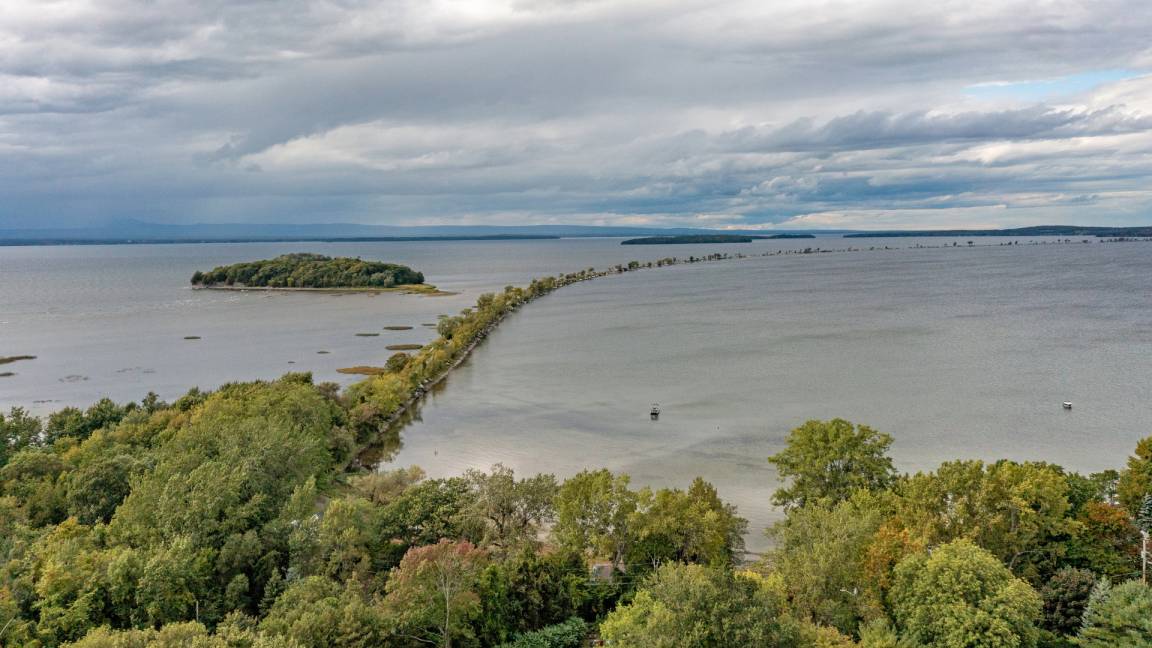 113 M² Cabin ∙ 3 Bedrooms ∙ 6 Guests - Burlington, VT