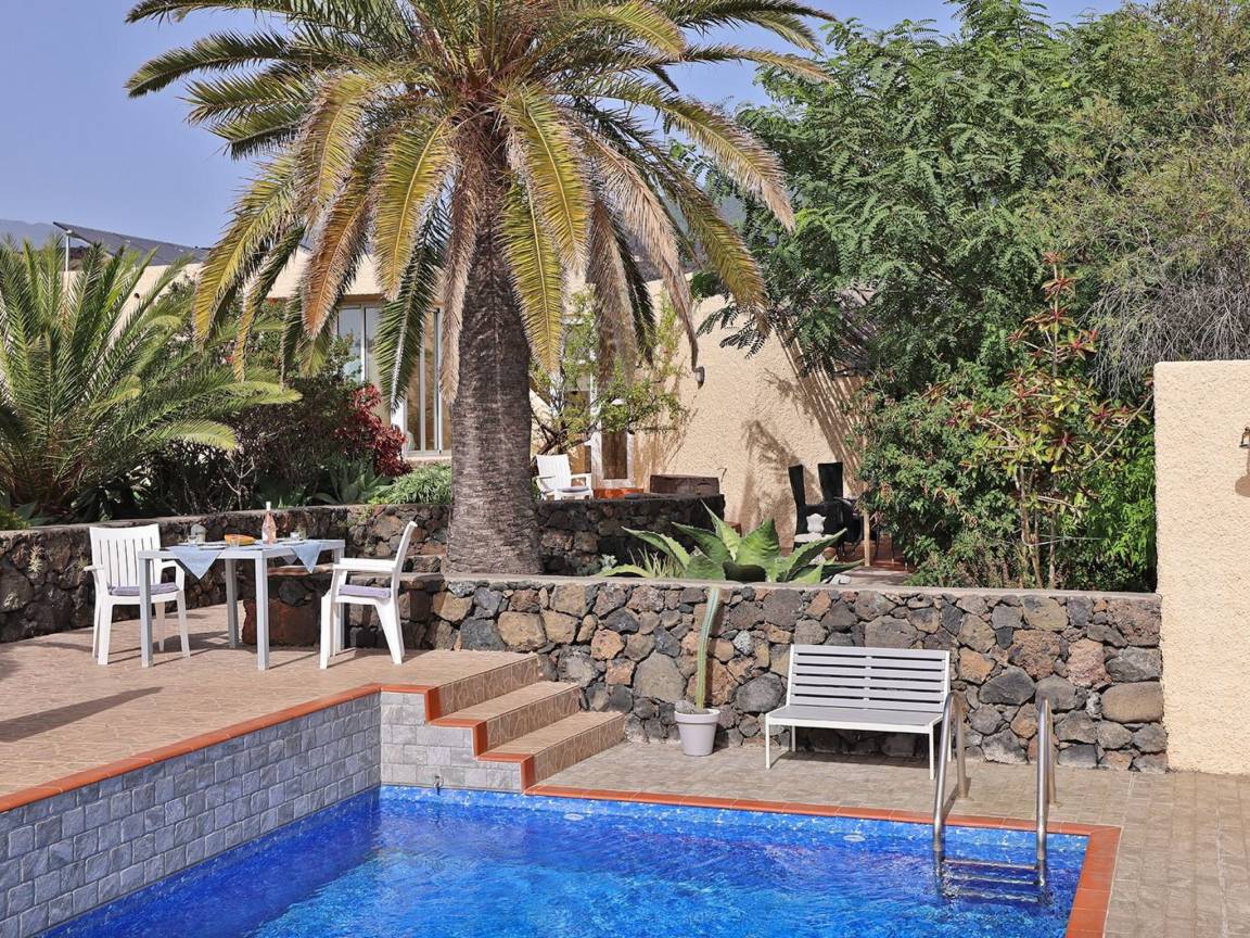 164 M² House ∙ 2 Bedrooms ∙ 4 Guests - El Paso