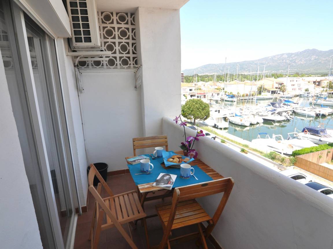 33 M² Apartment ∙ 1 Bedroom ∙ 4 Guests - Roses