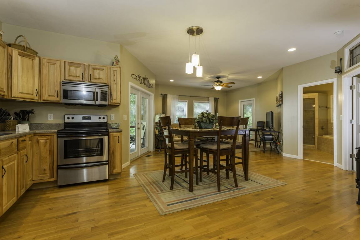 130 M² House ∙ 2 Bedrooms ∙ 4 Guests - Swannanoa, NC