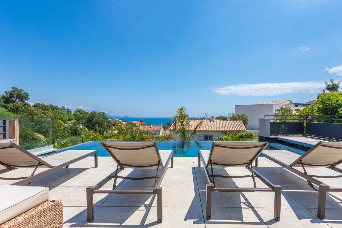 270 M² Villa ∙ 5 Chambres ∙ 12 Personnes - Roquebrune-sur-Argens