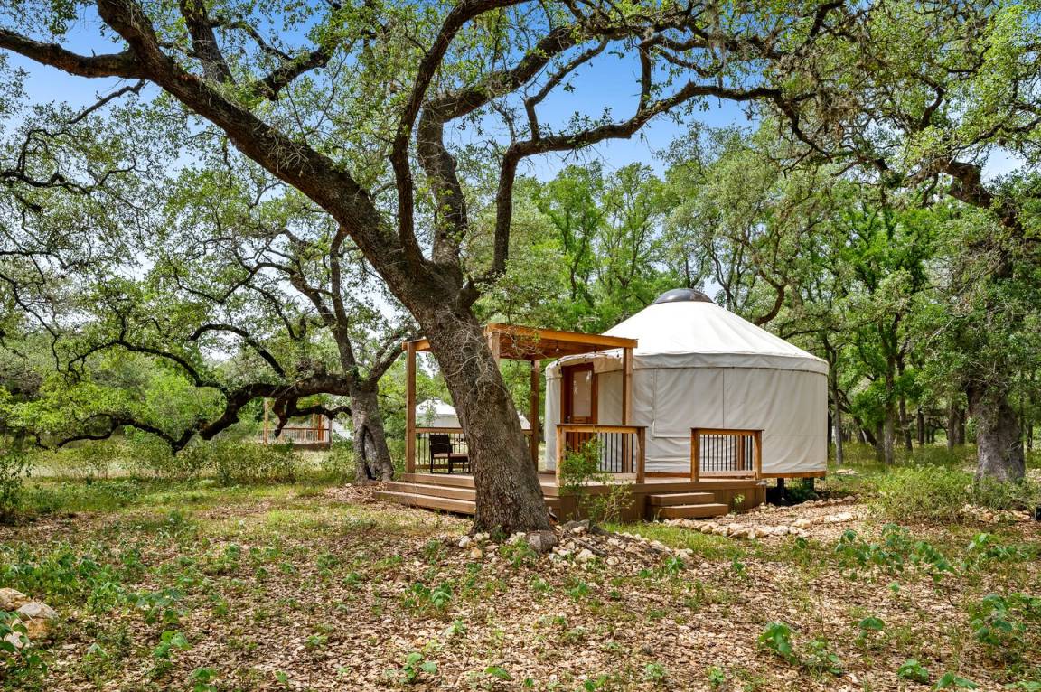 Camping ∙ 1 Bedroom ∙ 2 Guests - New Braunfels, TX