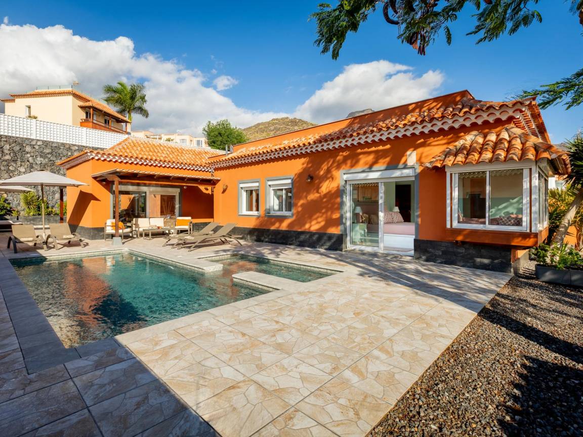 200 M² Villa ∙ 3 Habitaciones ∙ 6 Huéspedes - Costa Adeje