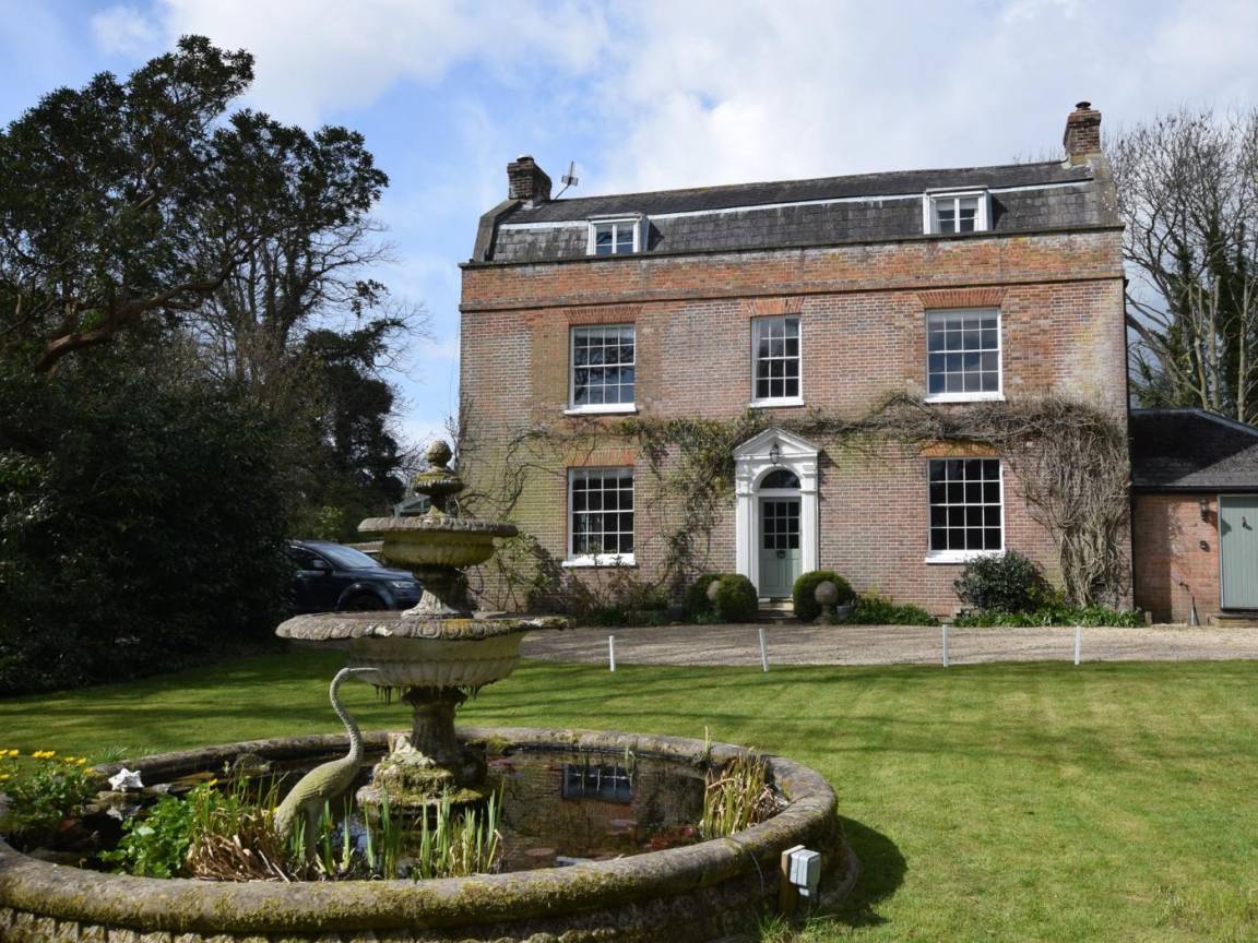 Cottage ∙ 6 Bedrooms ∙ 12 Guests - Kent