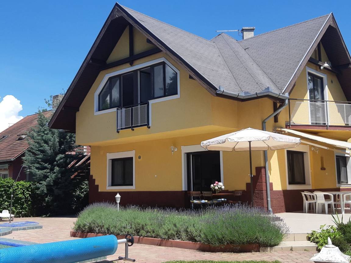 100 M² Apartment ∙ 1 Bedroom ∙ 12 Guests - Balatonfüred