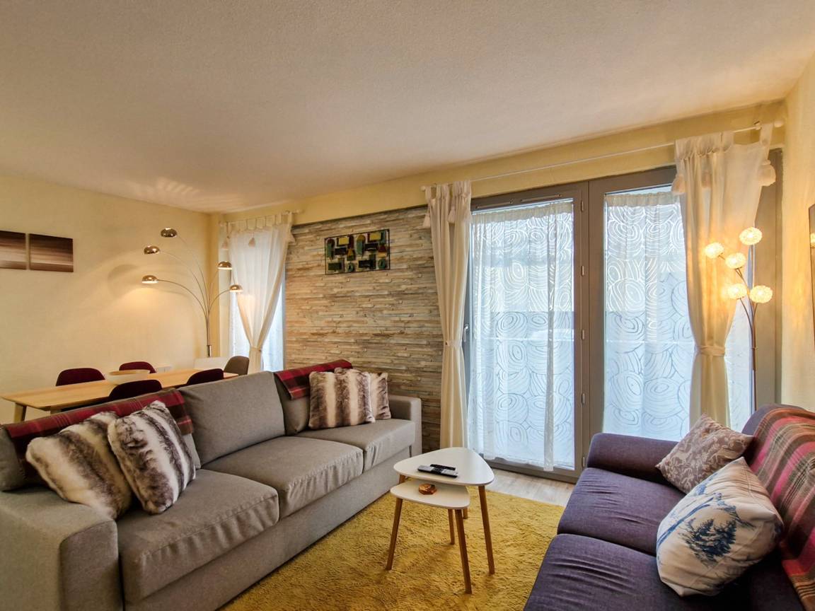 61 M² Appartement ∙ 2 Chambres ∙ 6 Personnes - Cluses
