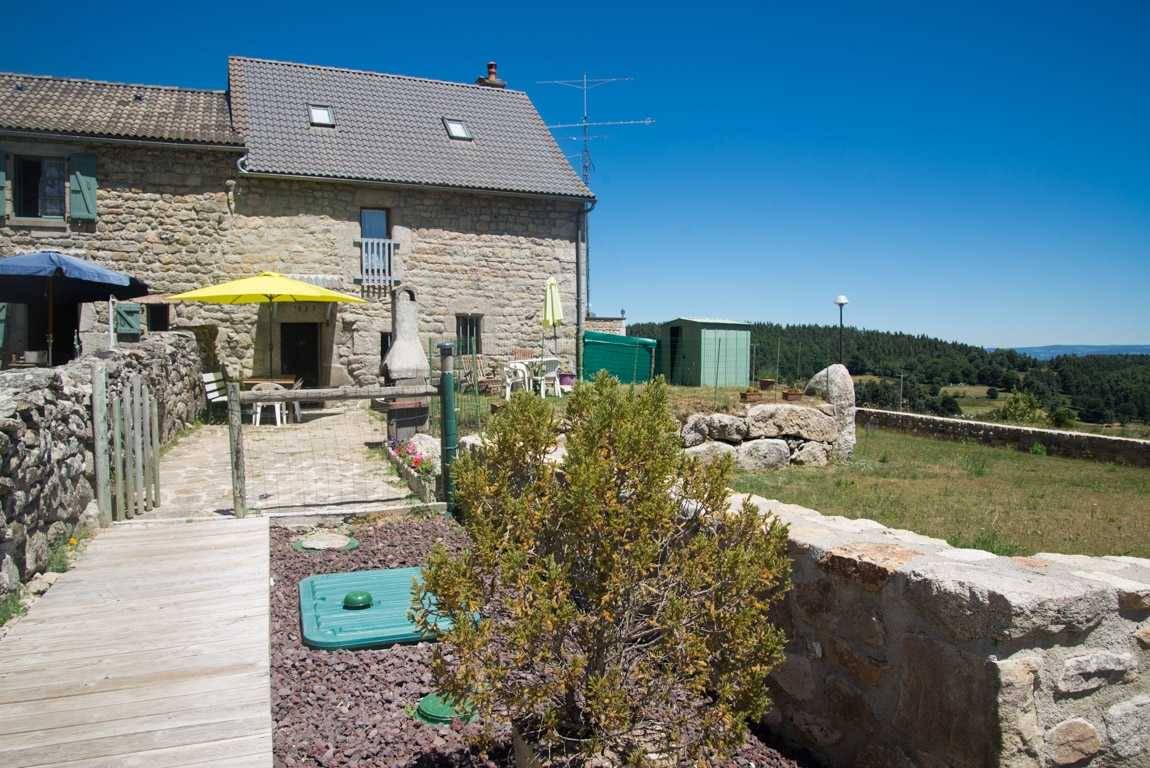 100 M² Gîte ∙ 4 Chambres ∙ 8 Personnes - Nasbinals