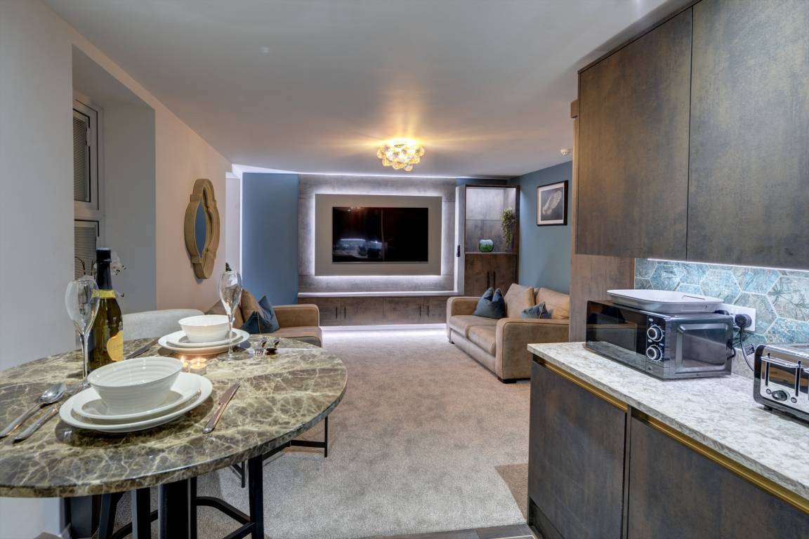 82 M² Apartment ∙ 2 Bedrooms ∙ 4 Guests - Blackpool
