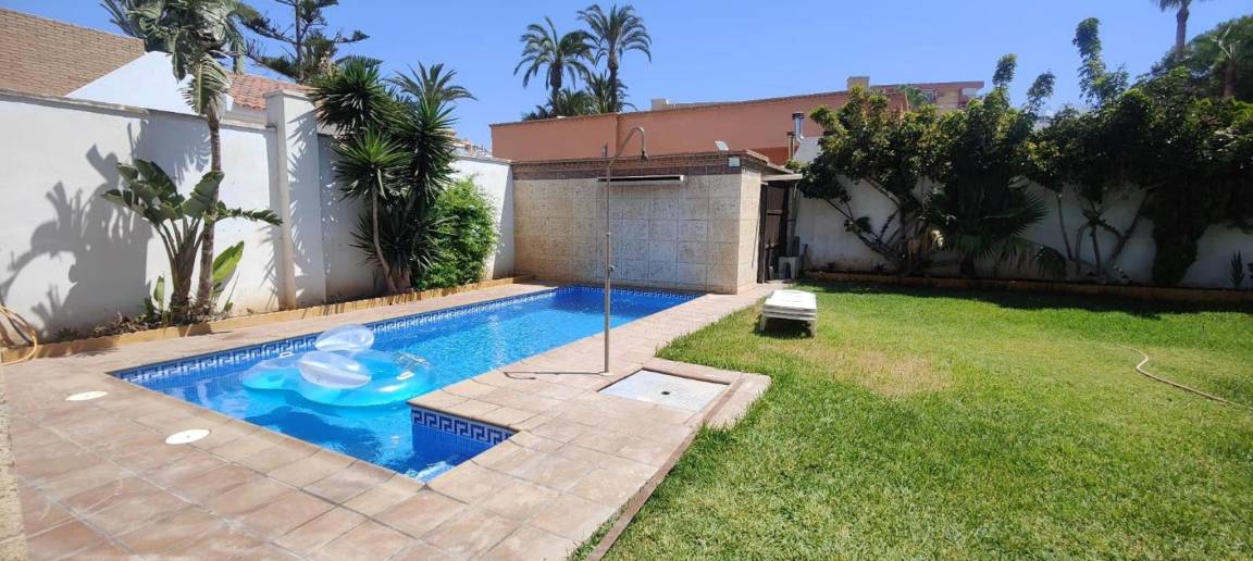 45 M² Apartamento ∙ 1 Habitación ∙ 3 Huéspedes - Roquetas de Mar