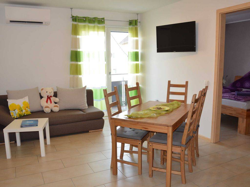 55 M² Ferienwohnung ∙ 2 Schlafzimmer ∙ 6 Gäste - Emmendingen