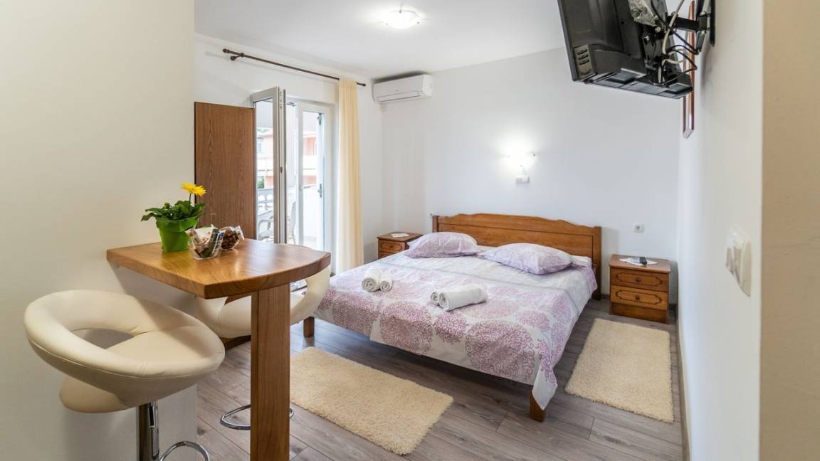 21 M² Hotel ∙ 1 Schlafzimmer ∙ 2 Gäste - Rab