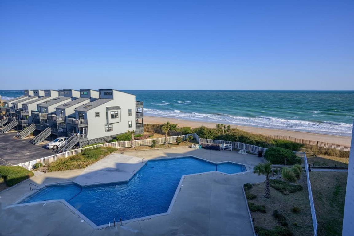 Apartment ∙ 2 Bedrooms ∙ 7 Guests - North Topsail Beach, NC