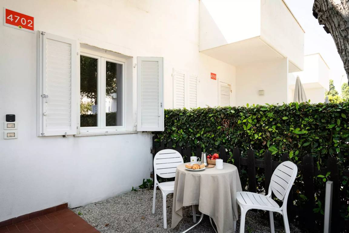 13 M² Hotel ∙ 1 Quarto ∙ 2 Hóspedes - Porto San Giorgio