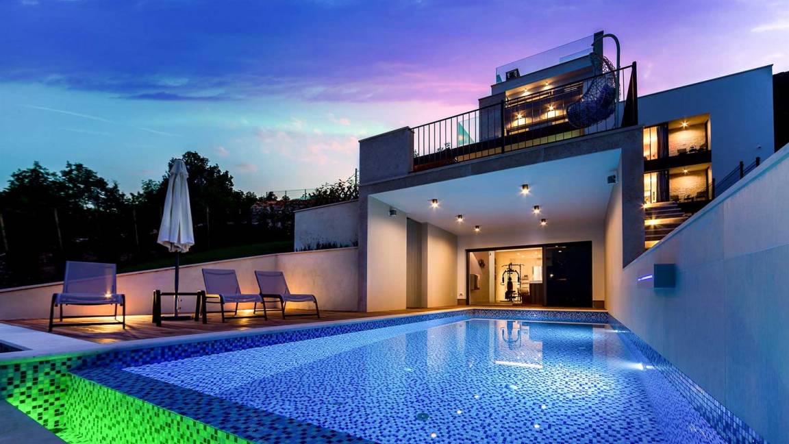550 M² Villa ∙ 4 Schlafzimmer ∙ 8 Gäste - Lovran