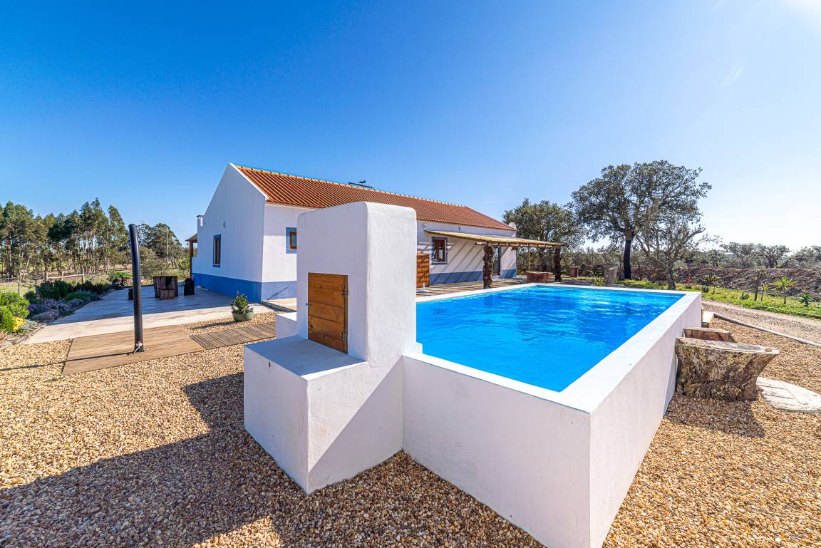 300 M² Vivenda ∙ 8 Quartos ∙ 20 Hóspedes - Alentejo